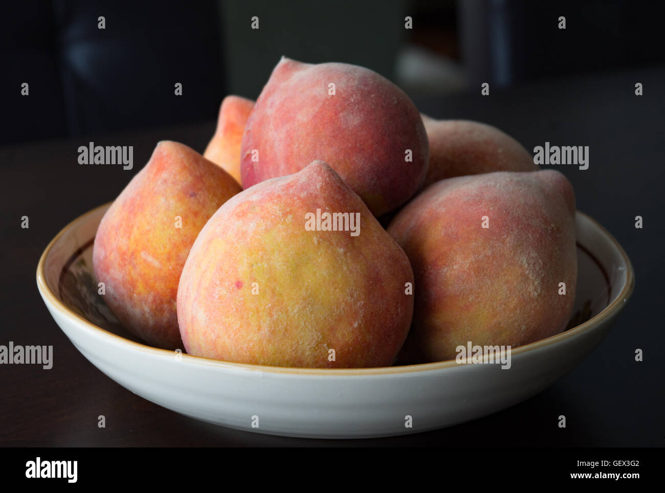Yellow peaches hi-res stock photography and images - Alamy