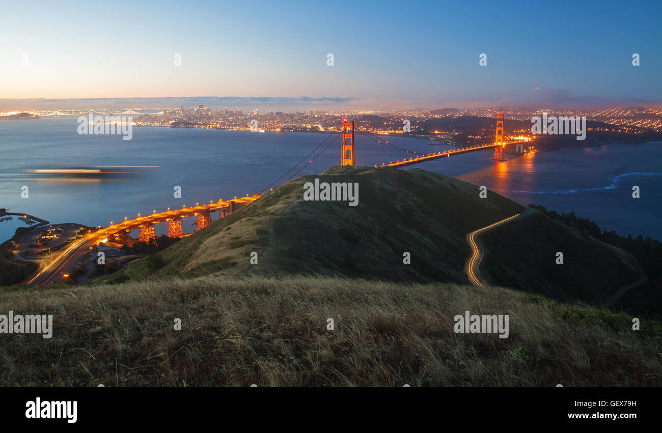 Golden gate bridge city blue hour hi-res stock photography and images ...