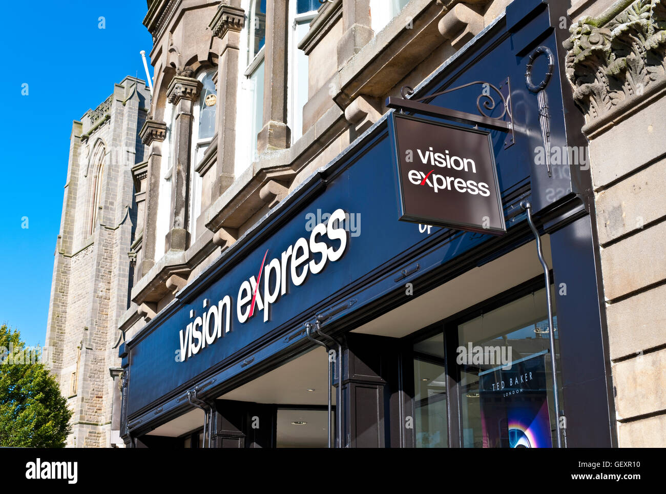 Vision express store hi-res stock photography and images - Alamy