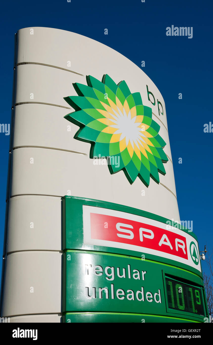 Bp garage spar hi-res stock photography and images - Alamy