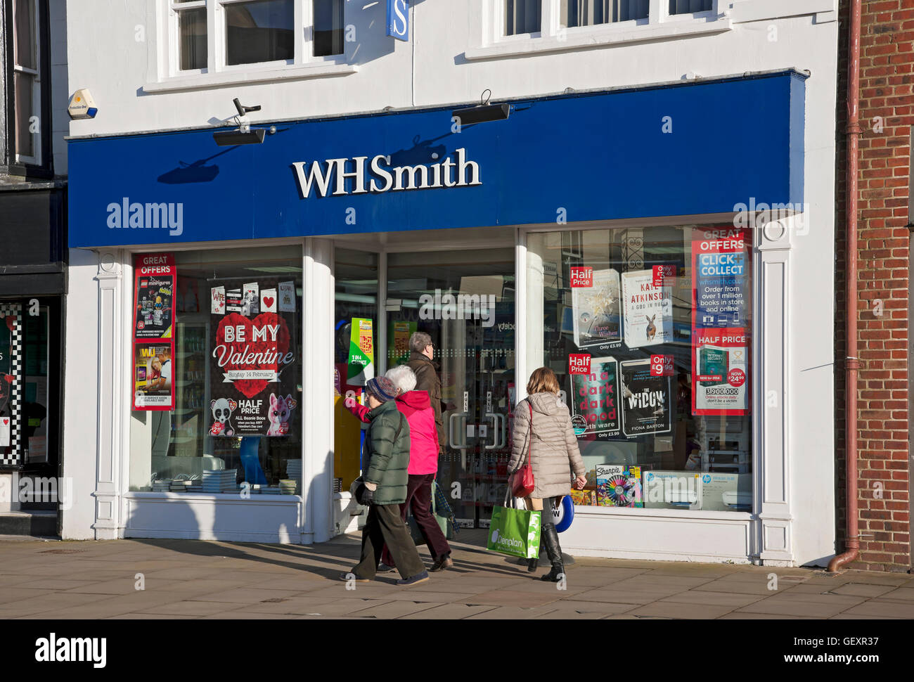 Shopper wh smith hi-res stock photography and images - Alamy