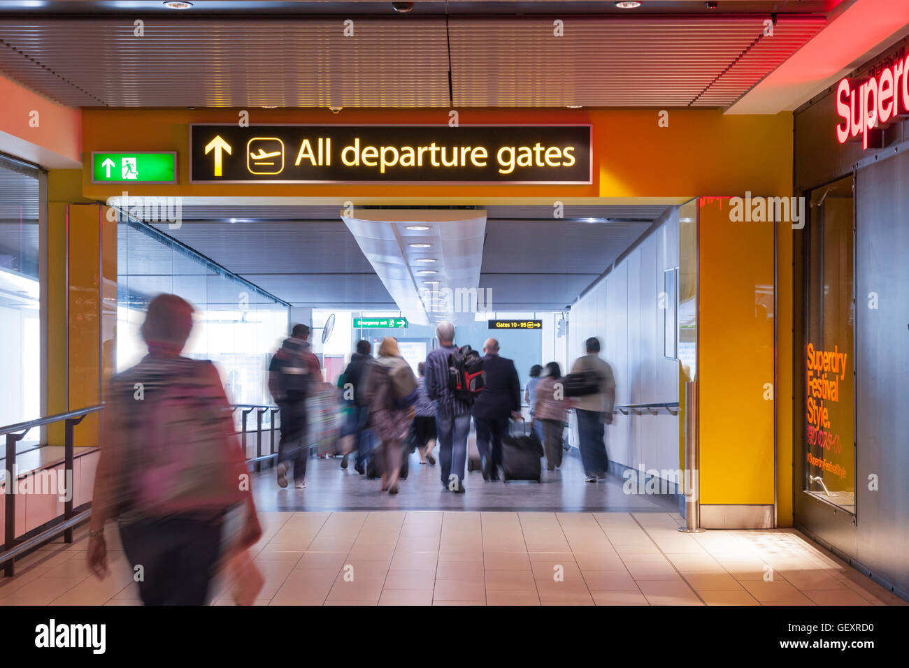 Departure gates sign gatwick airport hi-res stock photography and ...