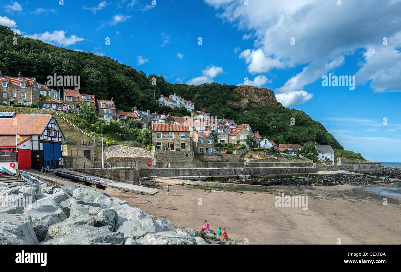 A summer's afternoon at Runswick Bay Stock Photo - Alamy