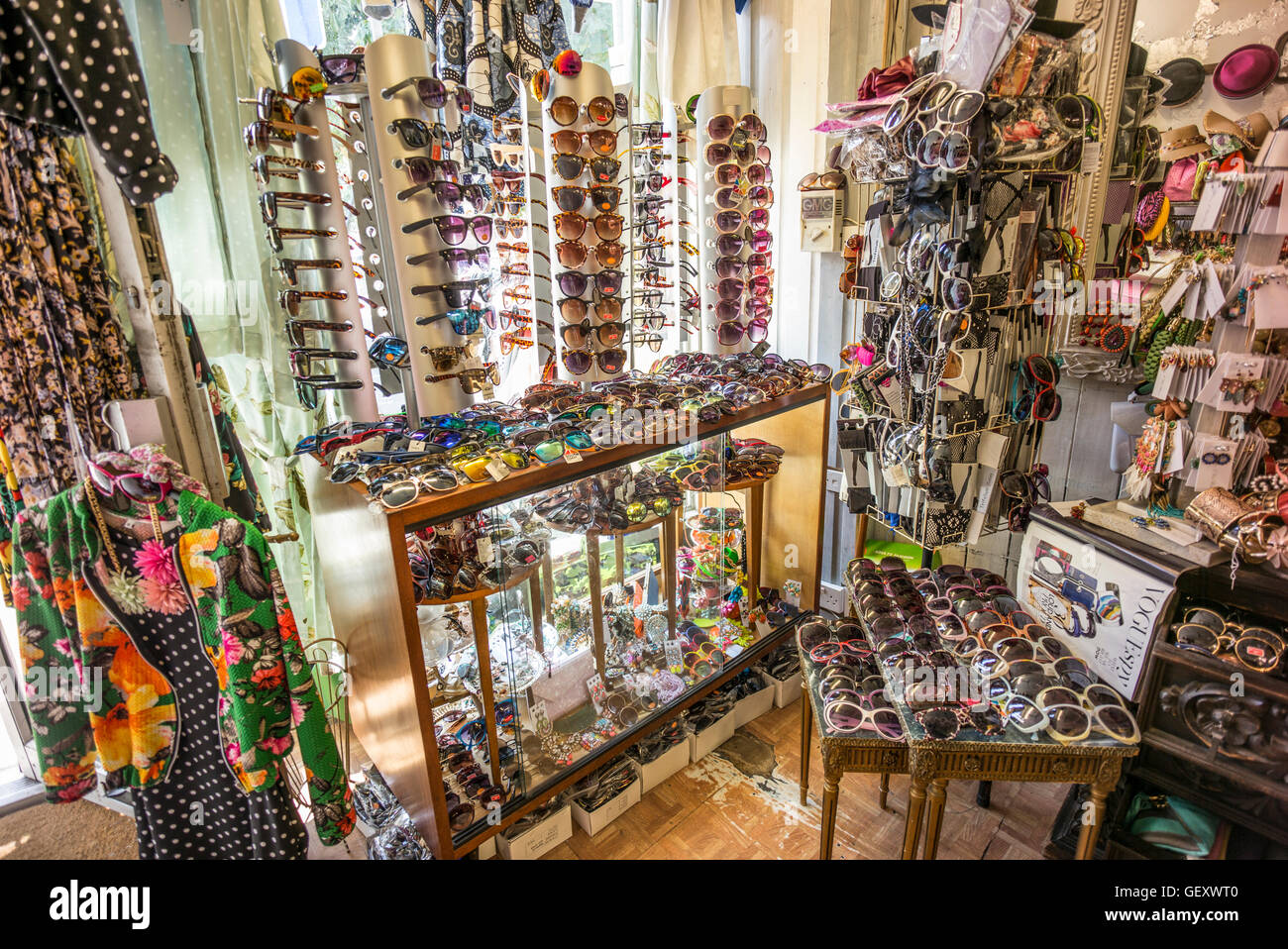 Hackney in hand hi-res stock photography and images - Alamy