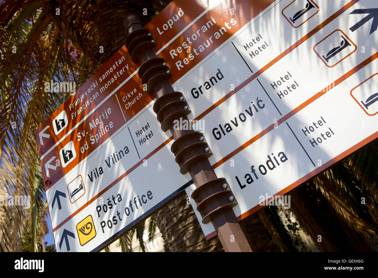 Visitor information on sign hi-res stock photography and images - Alamy