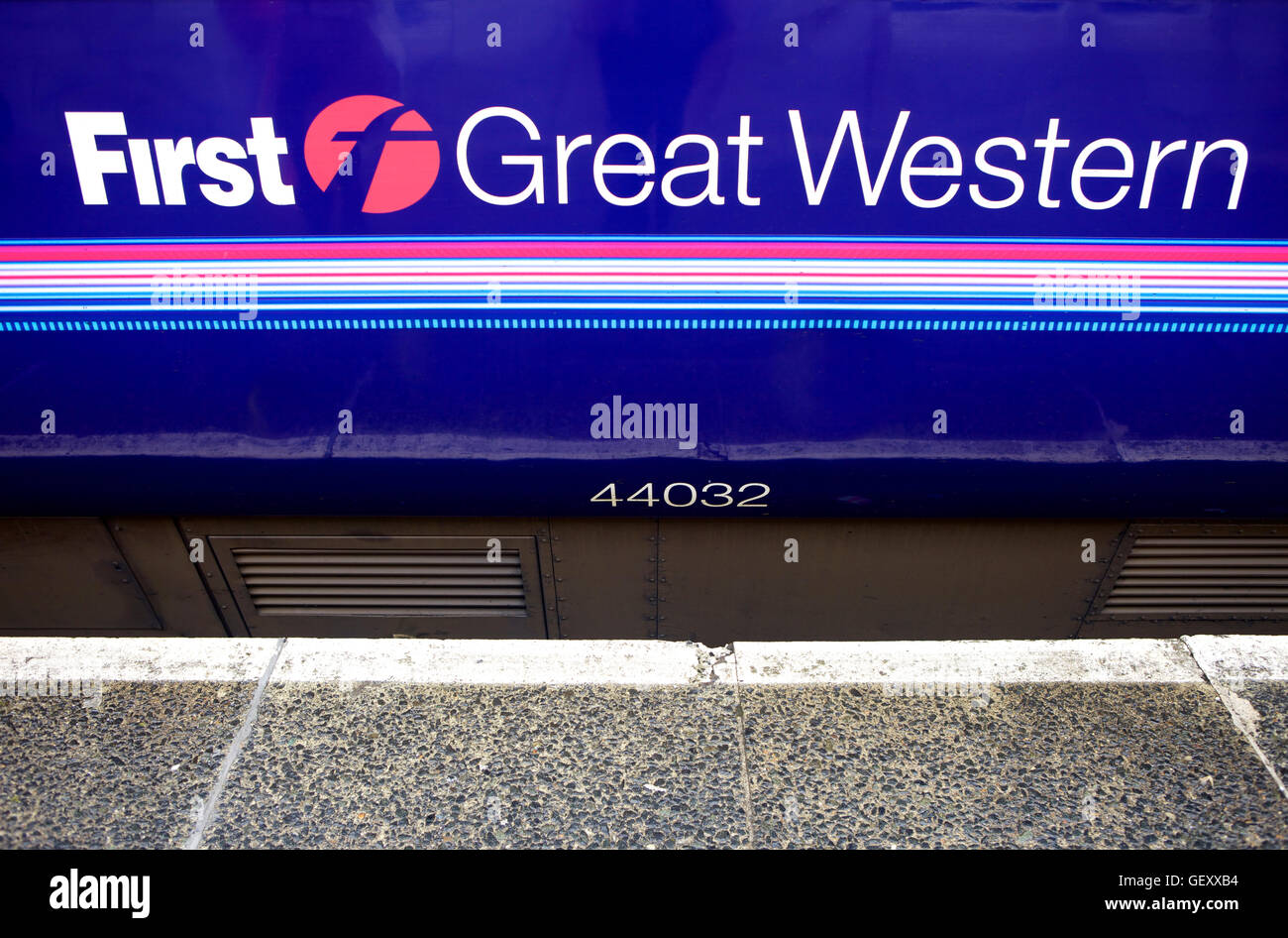 First Great Western train at platform Stock Photo - Alamy