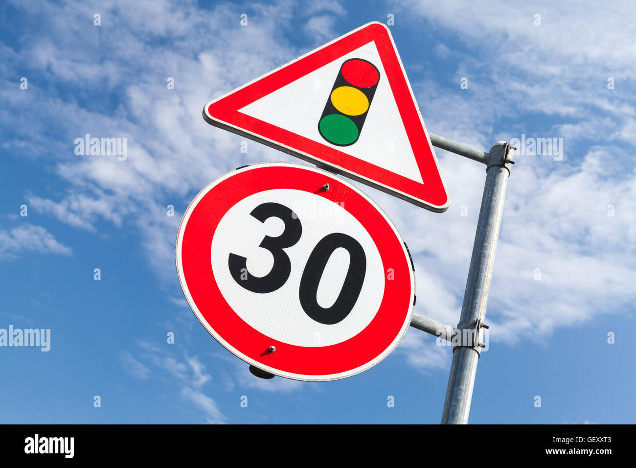 30 km speed limit sign hi-res stock photography and images - Alamy