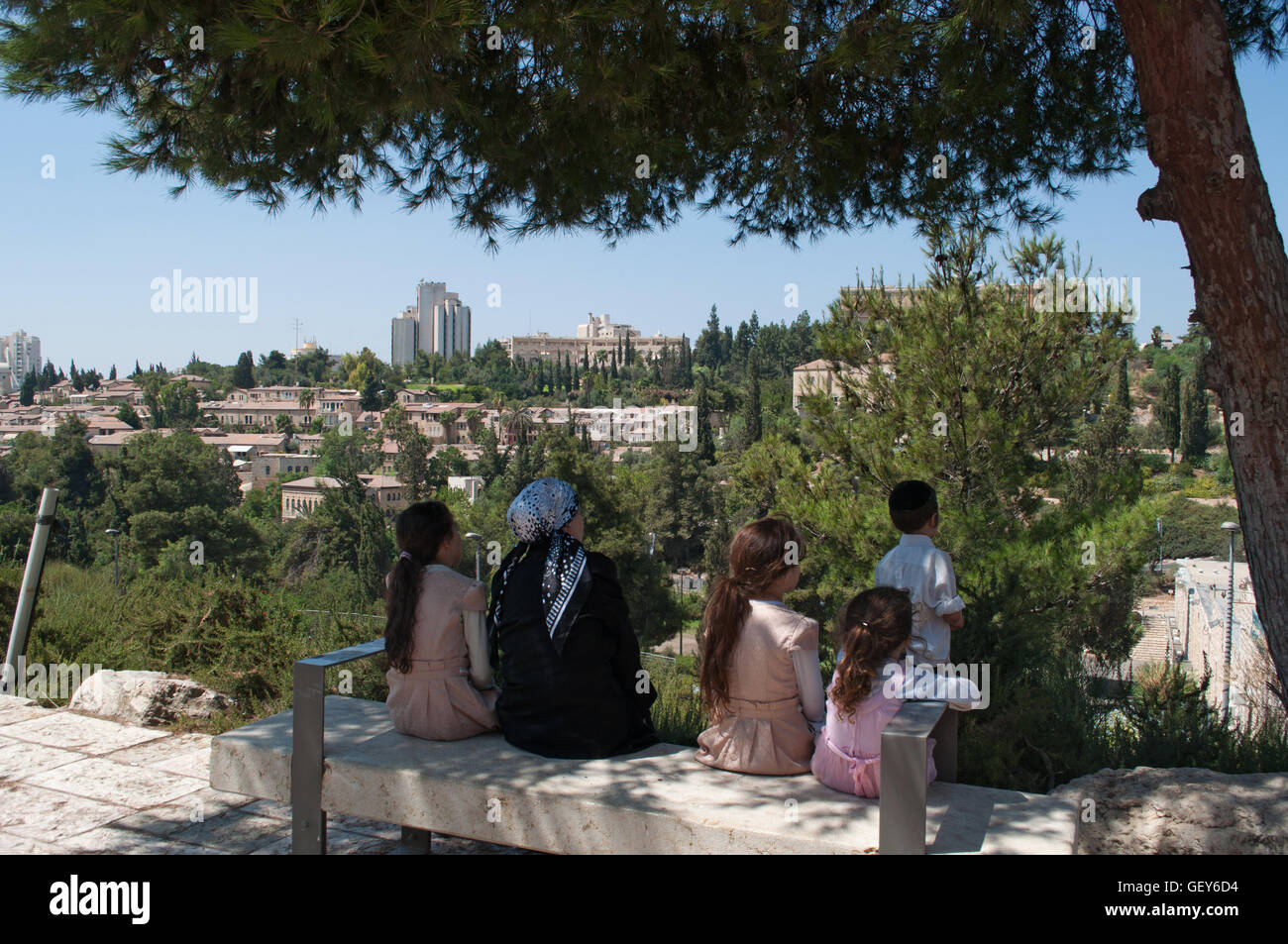 Orthodox jews and family hi-res stock photography and images - Alamy