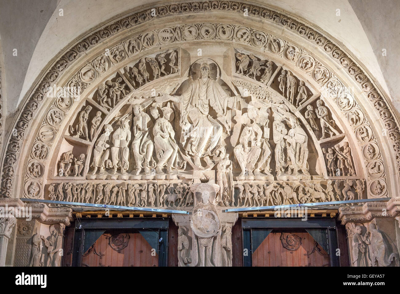 Carved Tympanum in abbey church Ste Marie-Madeleine, Vézelay. France ...