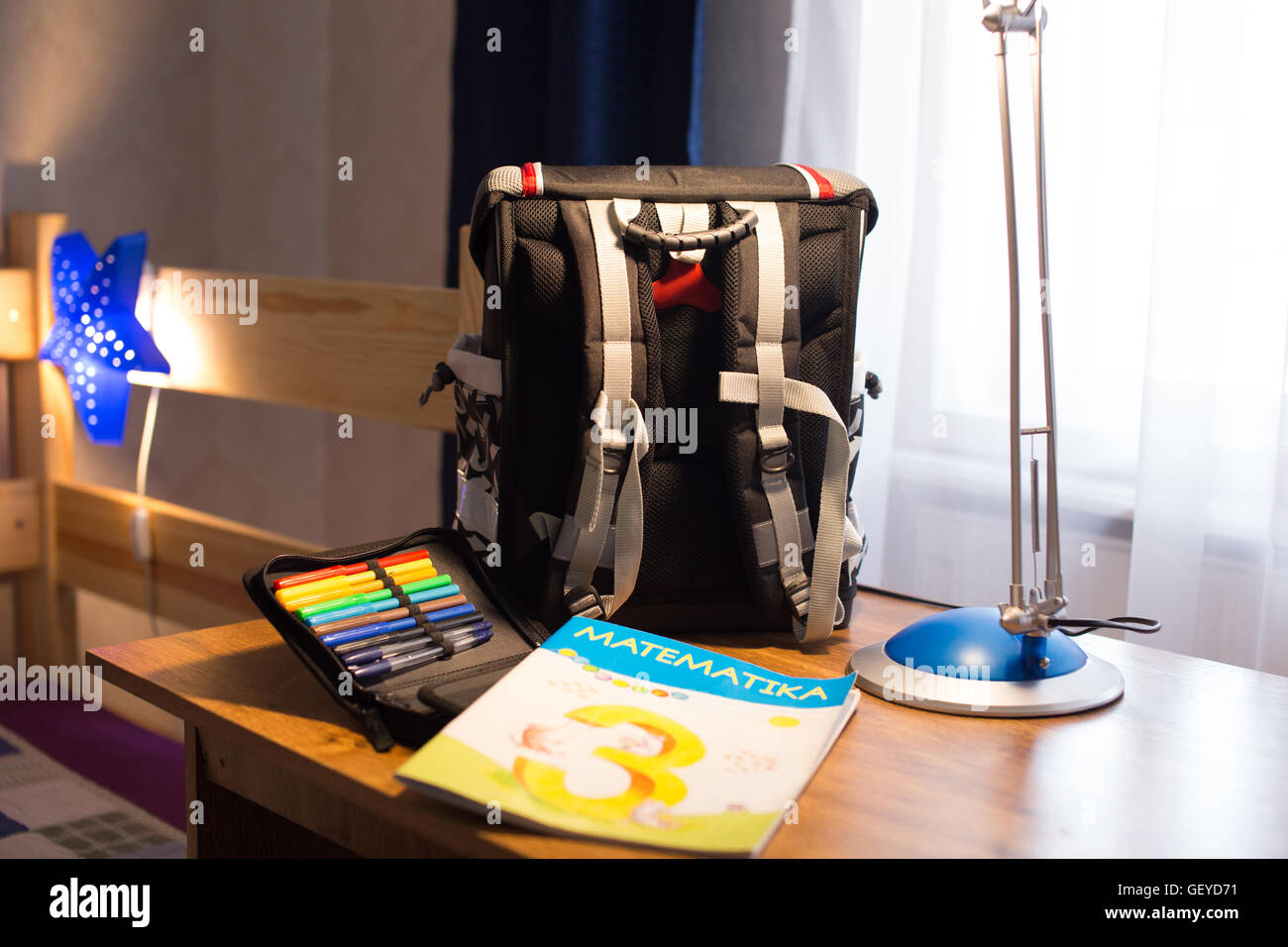 Open school bag hi-res stock photography and images - Alamy