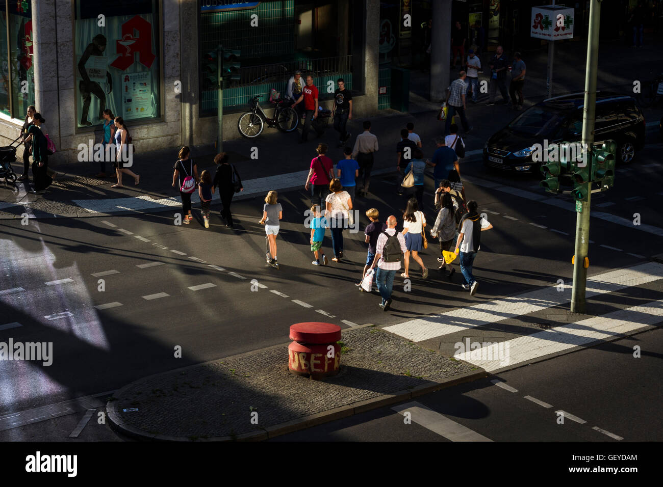 Pedestrian crossing walking hi-res stock photography and images - Alamy