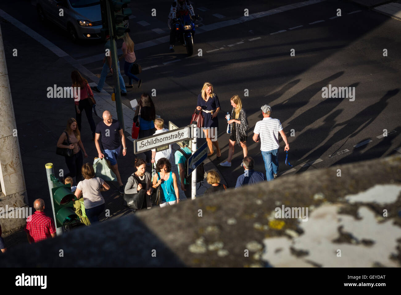 Berlin pedestrian crossing hi-res stock photography and images - Alamy