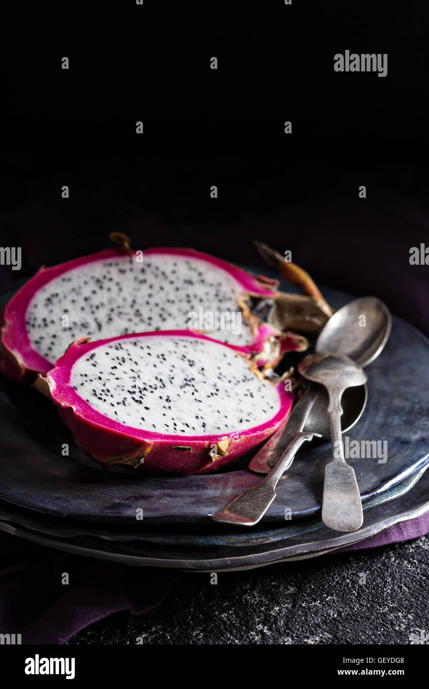 Dragon fruit cut hi-res stock photography and images - Alamy