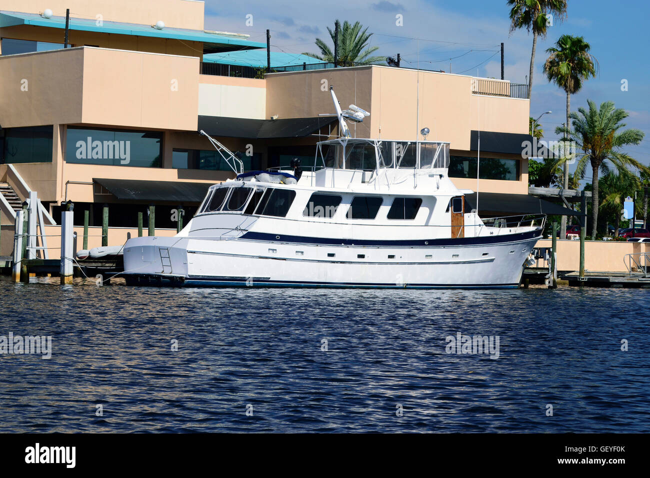 Large vessel boat hi-res stock photography and images - Alamy