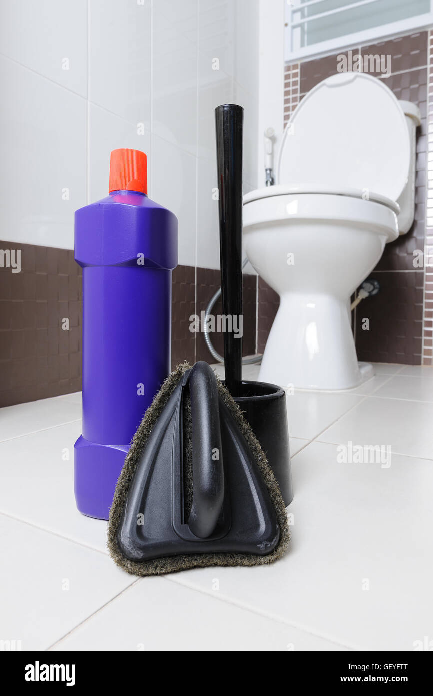 Cleaning bathroom housework hi-res stock photography and images - Alamy