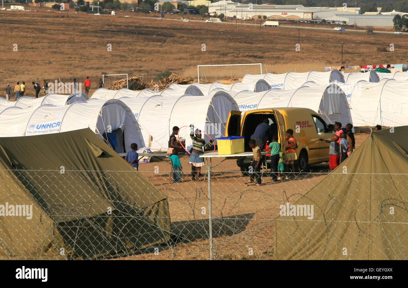 Refugees africa violence hi-res stock photography and images - Alamy