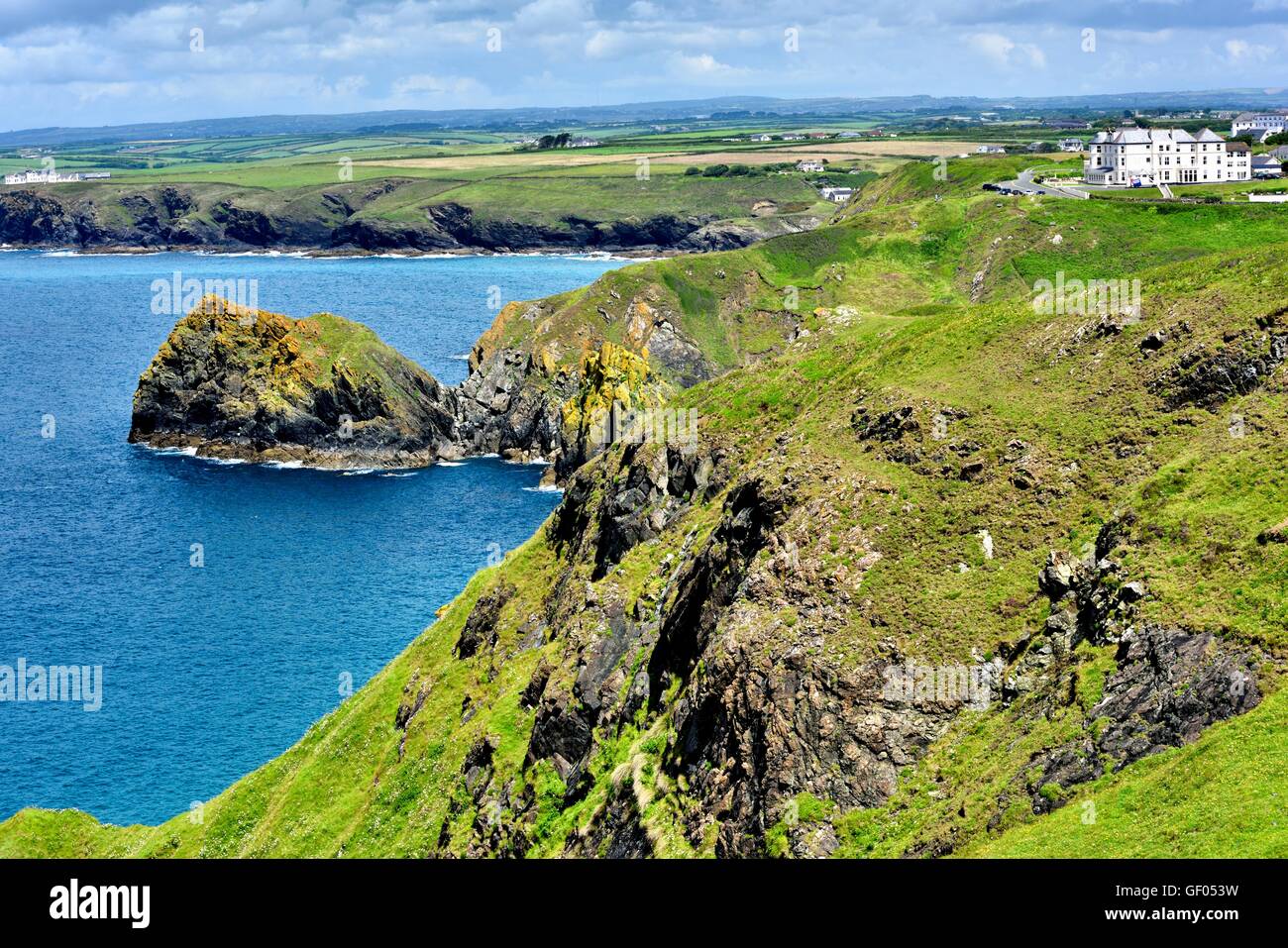 Mullion cove hotel cornwall hi-res stock photography and images - Alamy