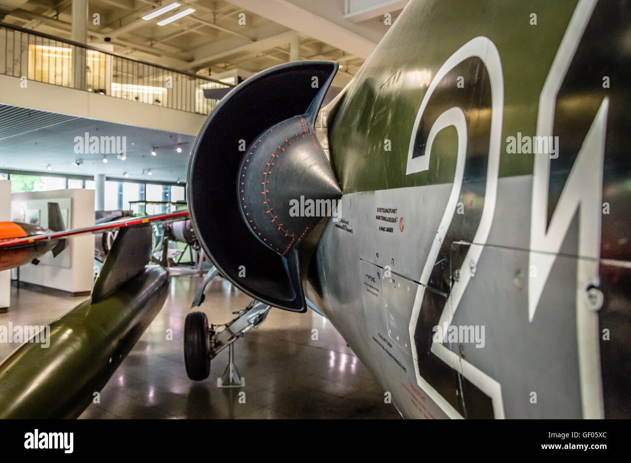 Modern jet fighter hi-res stock photography and images - Alamy