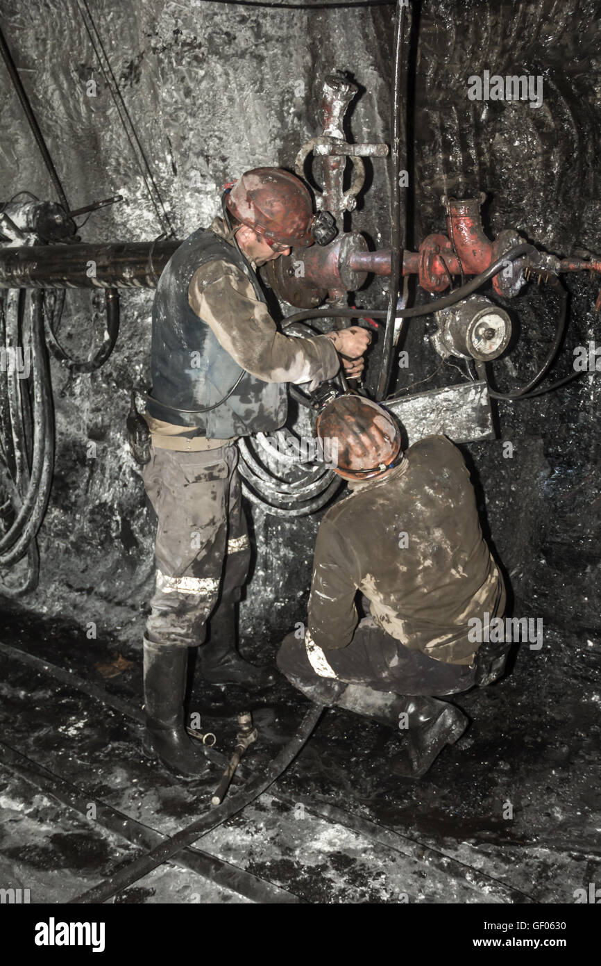 Miner in front of the mine hi-res stock photography and images - Alamy
