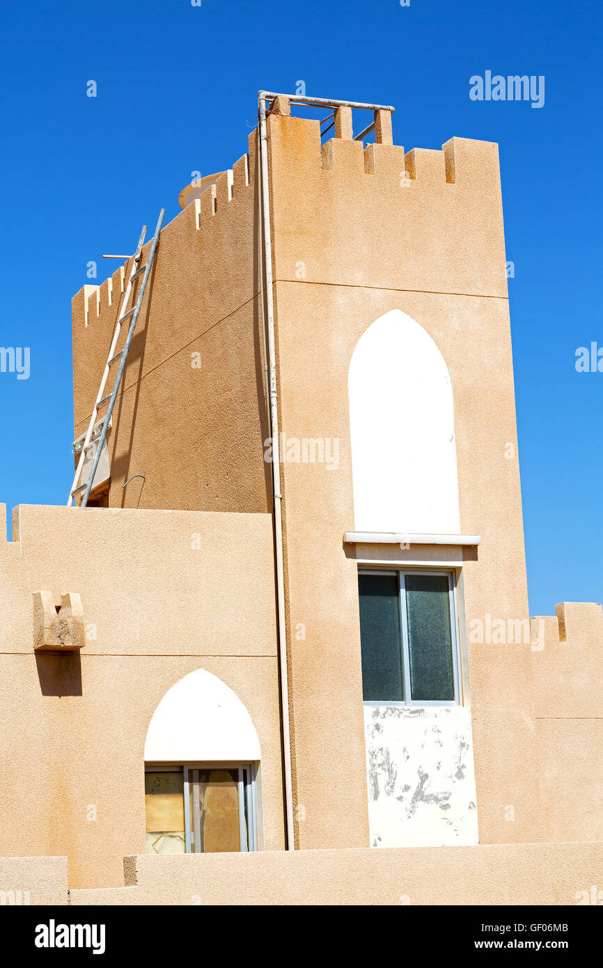 in oman new house brick building the city backgroun sky Stock Photo - Alamy