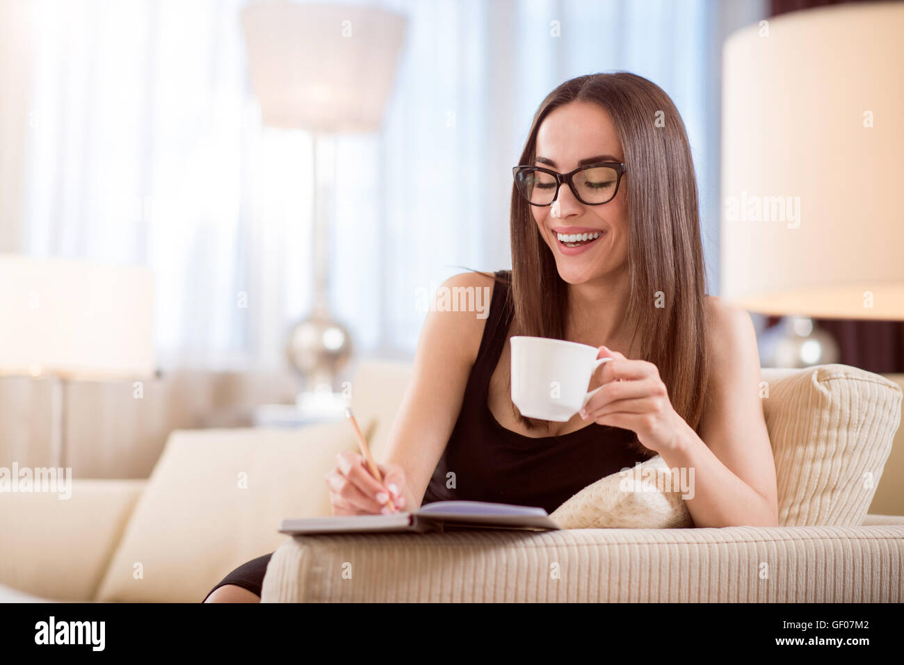 Brunet woman hi-res stock photography and images - Alamy