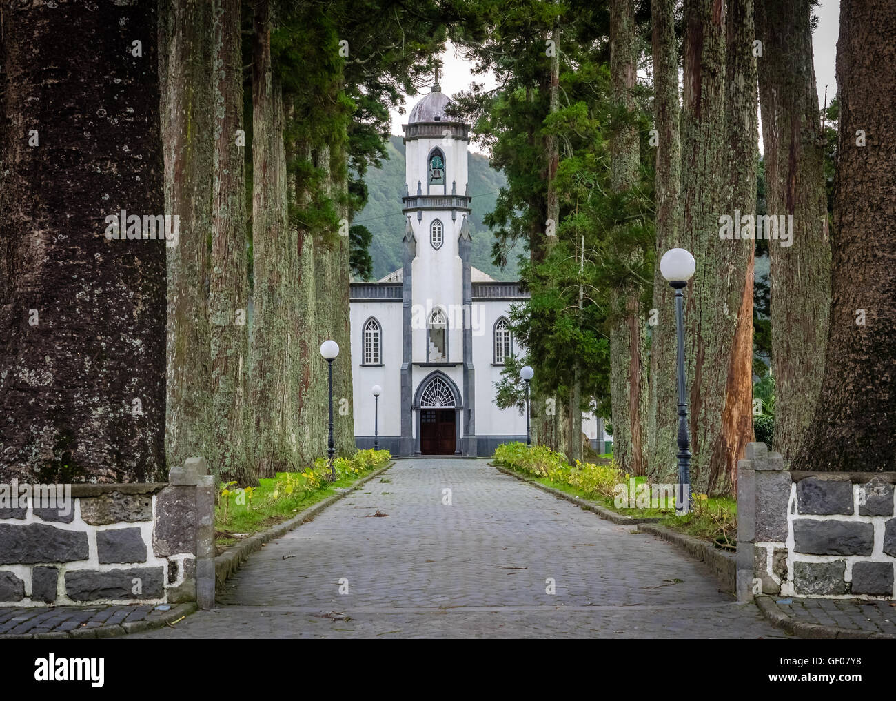 Small catholic church hi-res stock photography and images - Alamy