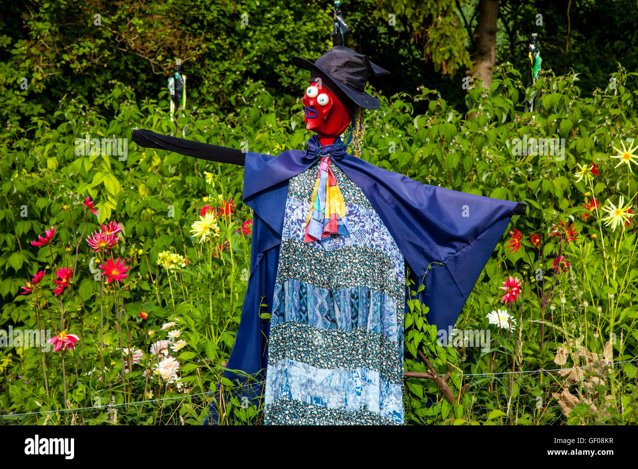 Colourful scarecrows hi-res stock photography and images - Alamy