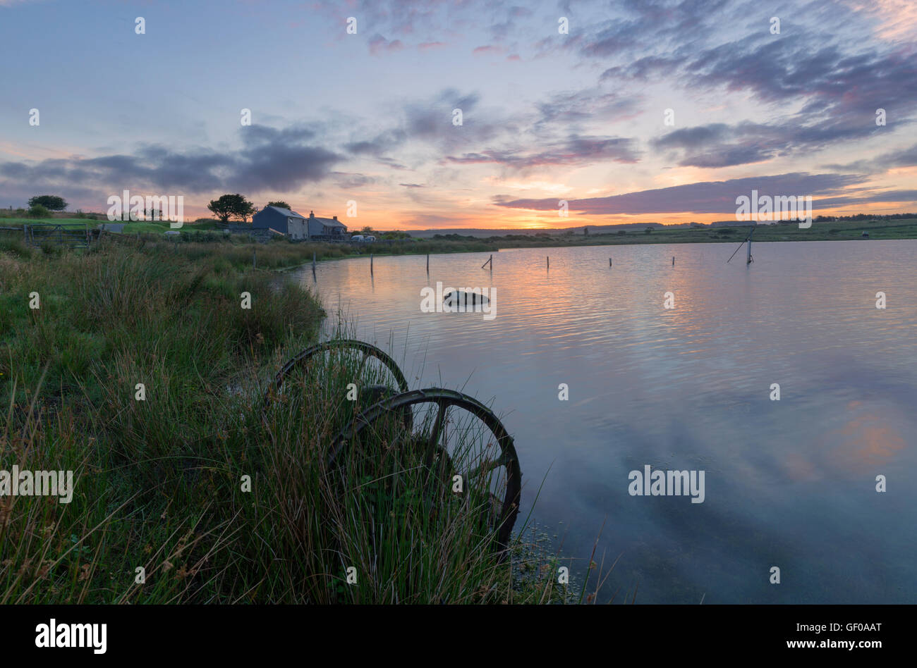 Sunrise over Dozmary Pool on Bodmin Moor Stock Photo - Alamy