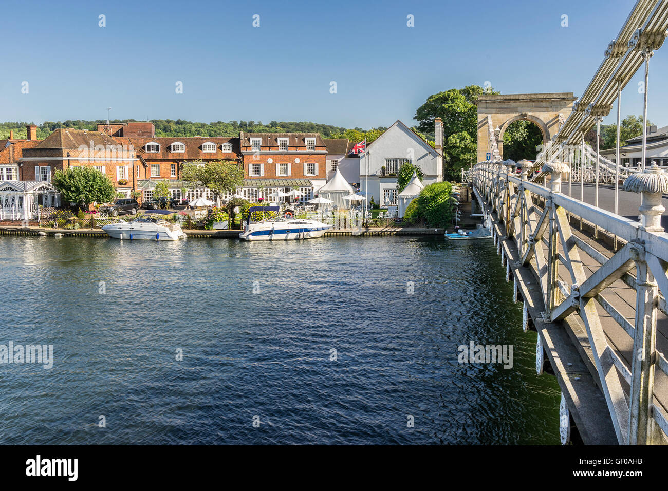 Marlow thames hi-res stock photography and images - Alamy