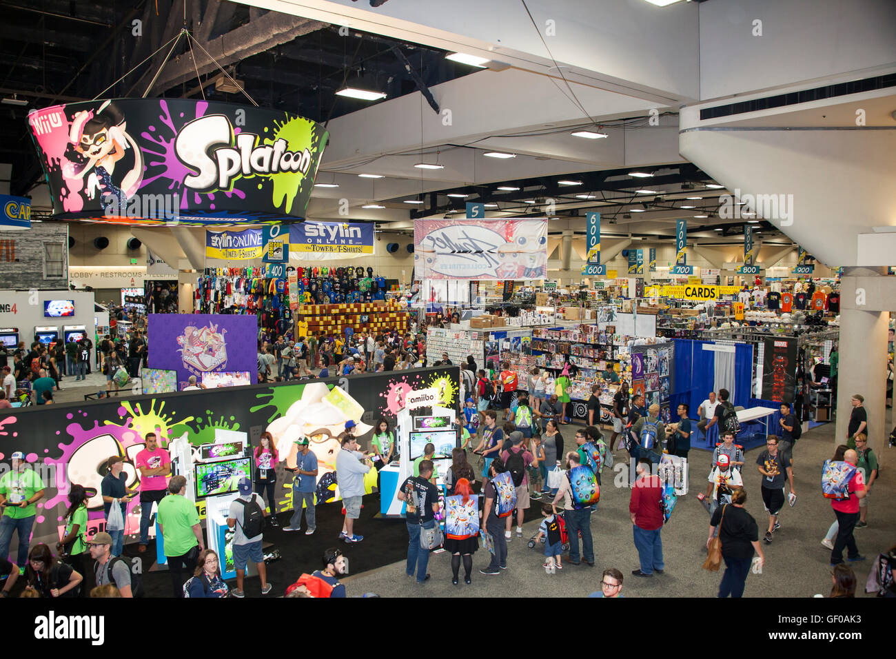 Comic con vendors hi-res stock photography and images - Alamy