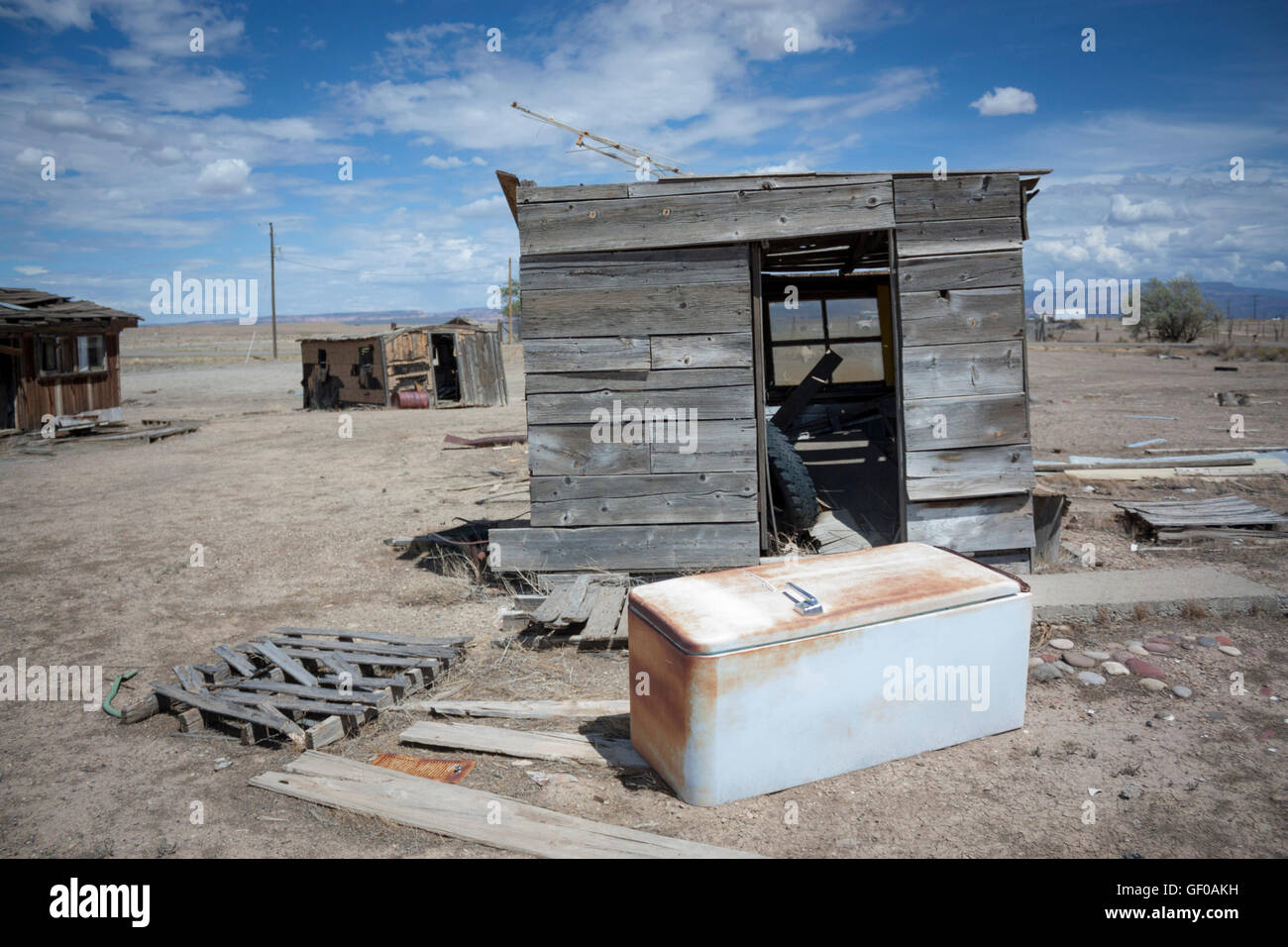 old abandoned wooden shacks American ghost town Stock Photo - Alamy