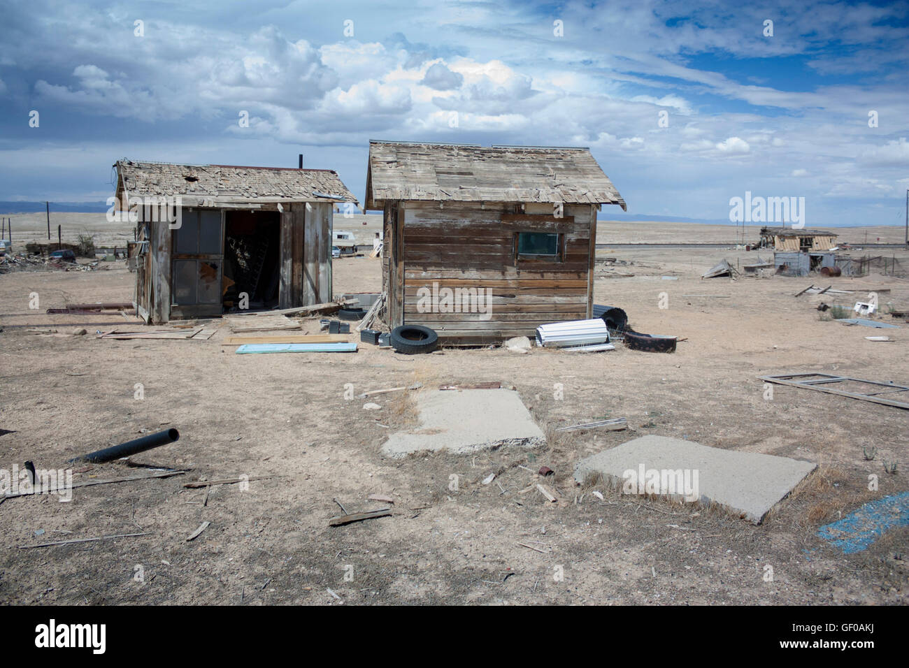 old abandoned wooden shacks American ghost town Stock Photo - Alamy