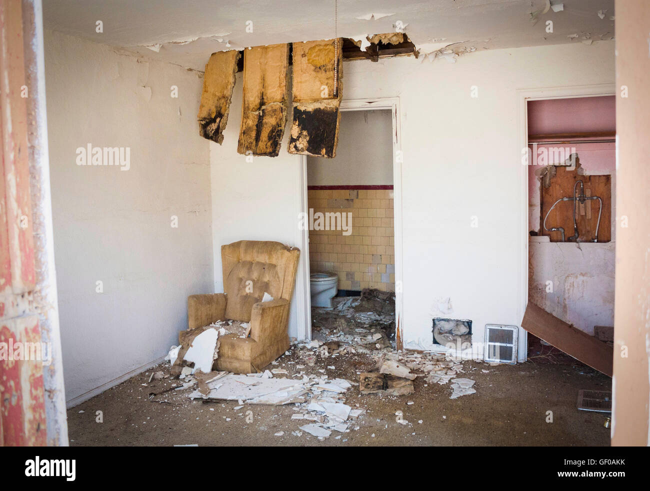 Interior of derelict room at abandoned motel in Thompson Utah Stock ...