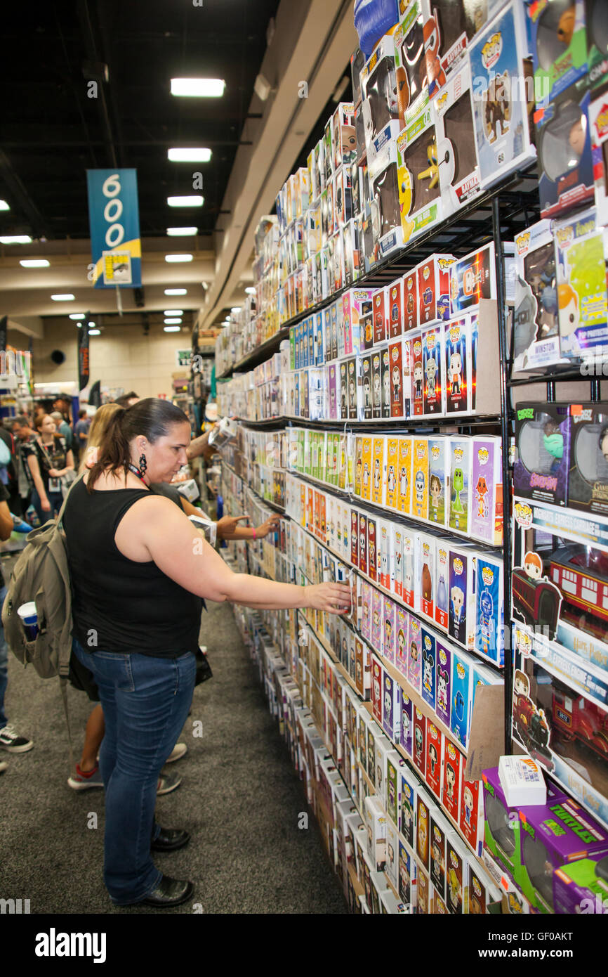 2016 san diego comic con hi-res stock photography and images - Alamy