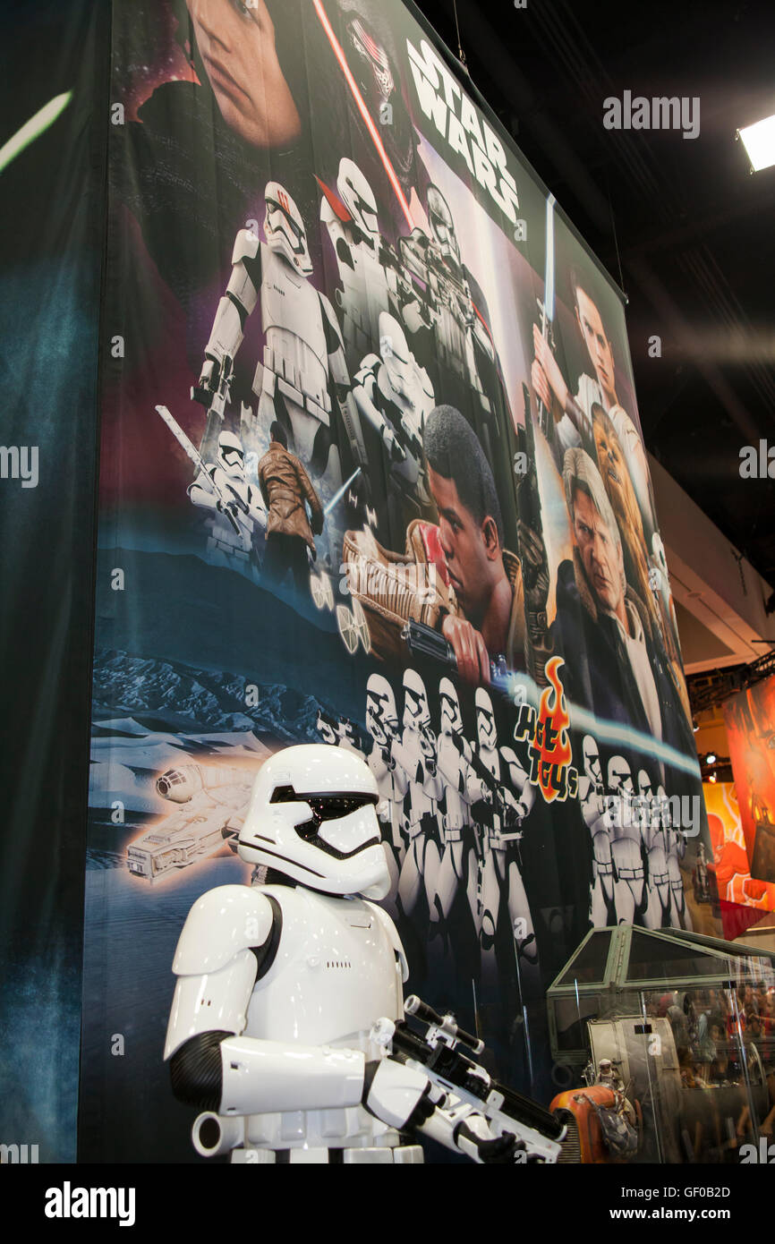 Life sized replicas of Star Wars character costumes Boba Fett, Darth ...