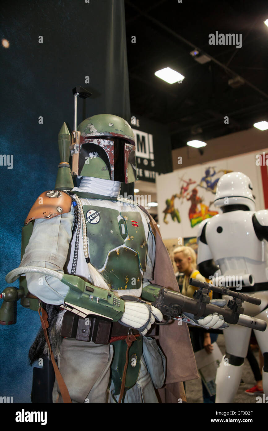 Life sized replicas of Star Wars character costumes Boba Fett, Darth ...
