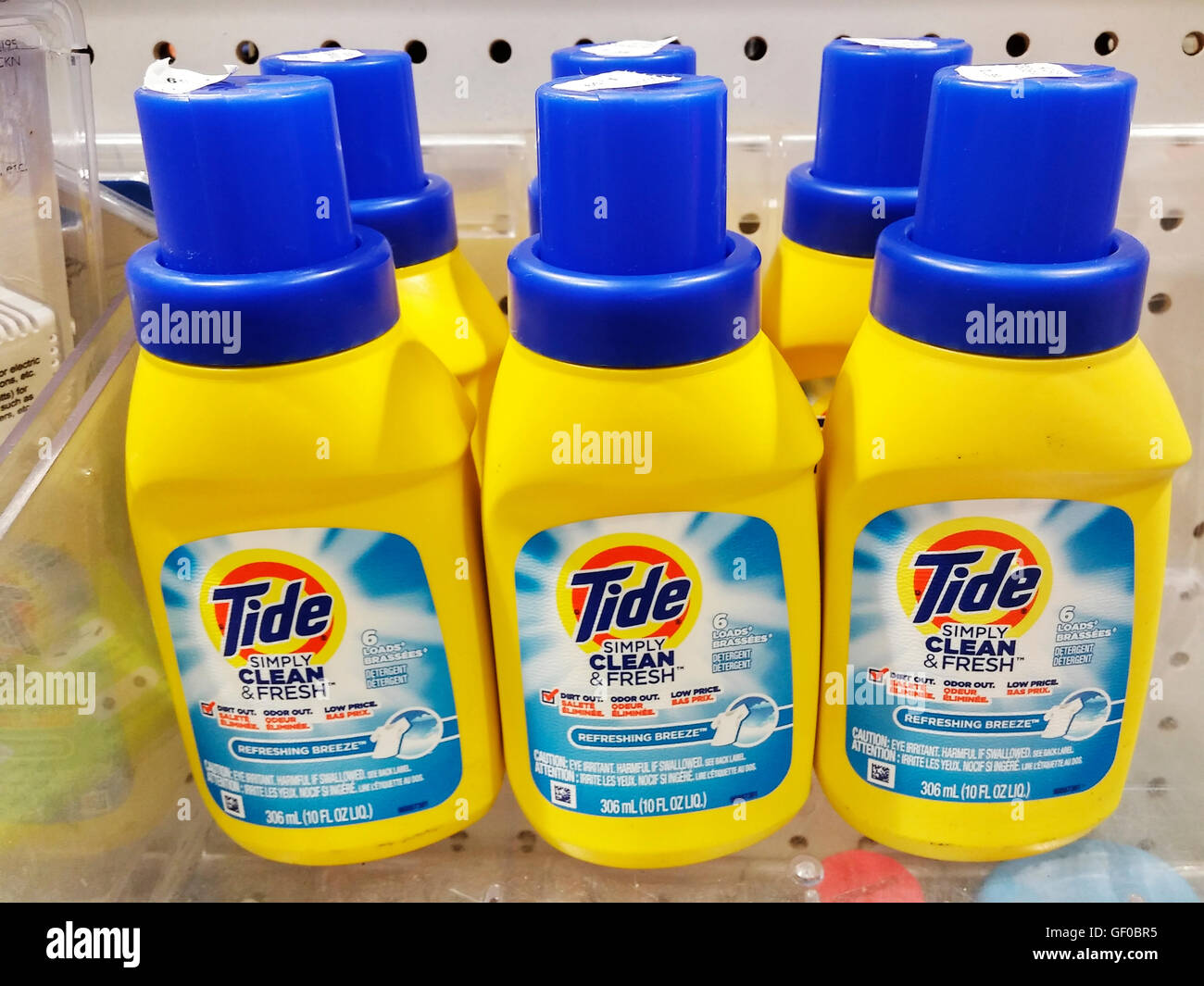 Tide Laundry Detergent High Resolution Stock Photography and Images - Alamy