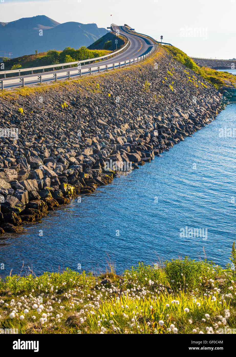 Landscape of Storseisundet Bridge, Atlantic Ocean Road, Norway, More og ...