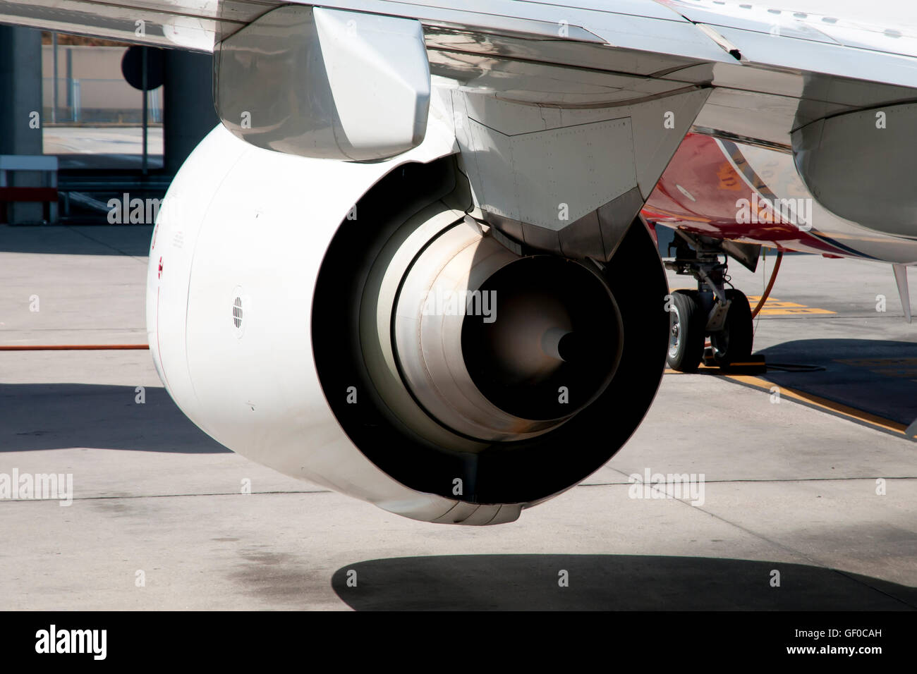 Jet engine hi-res stock photography and images - Alamy