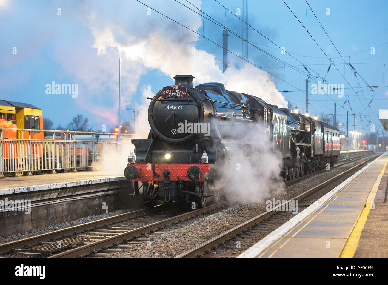 44871/45407 Double Header steam train standing at Ely Station Stock ...