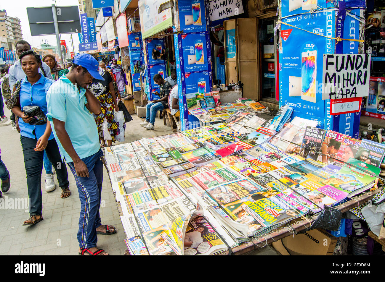 Newspaper stand, Uhuru Street, Dar-es-Salaam, Tanzania Stock Photo - Alamy