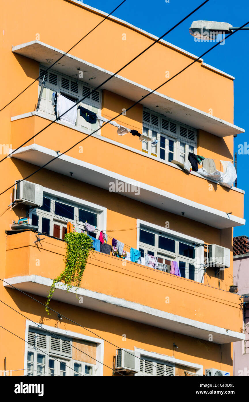 Aapartment building, Kisutu, Dar-es-Salaam, Tanzania Stock Photo - Alamy