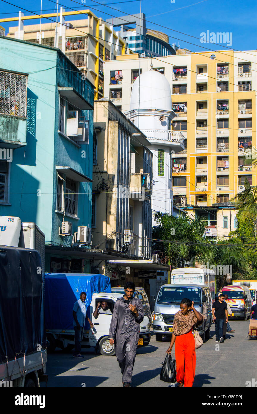 Street scene with mosque, Kisutu, Dar-es-Salaam, Tanzania Stock Photo ...