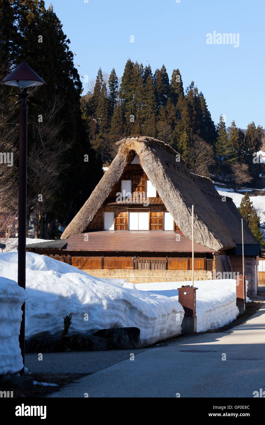 Shirakawago thatched hi-res stock photography and images - Alamy
