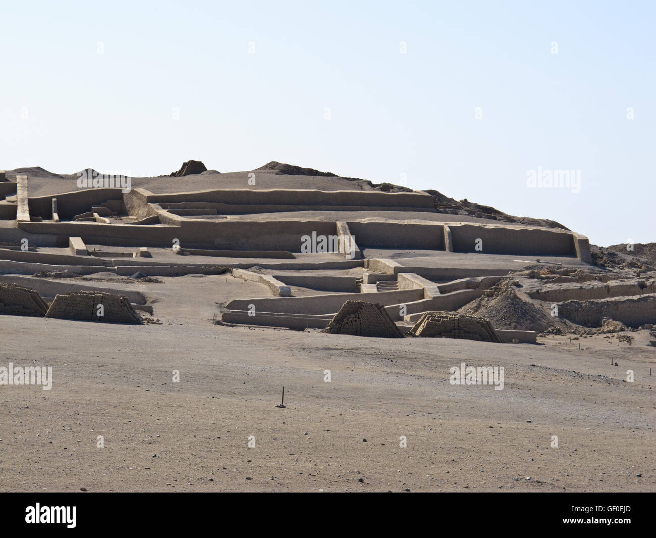 Cahuachi ceremonial center of Nazca civilization Stock Photo - Alamy