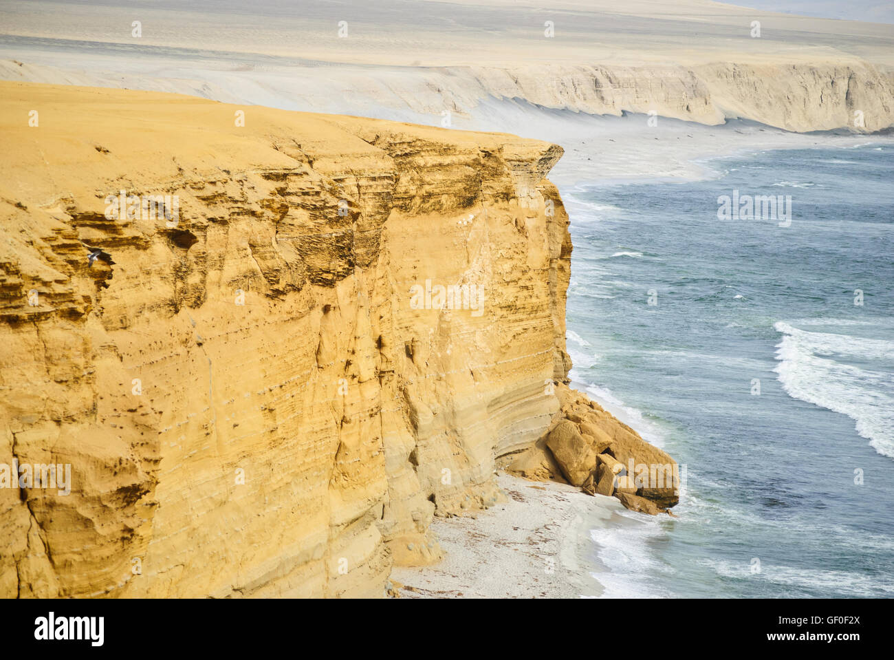 The steep cliff on the coast of Paracas Nature Reserve Stock Photo - Alamy