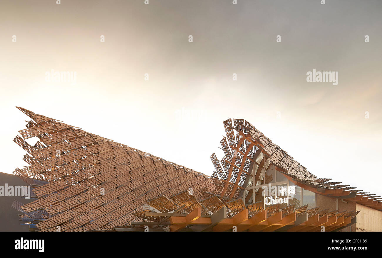 Bamboo panels of undulating roofline. Milan EXPO 2015, China Pavilion ...