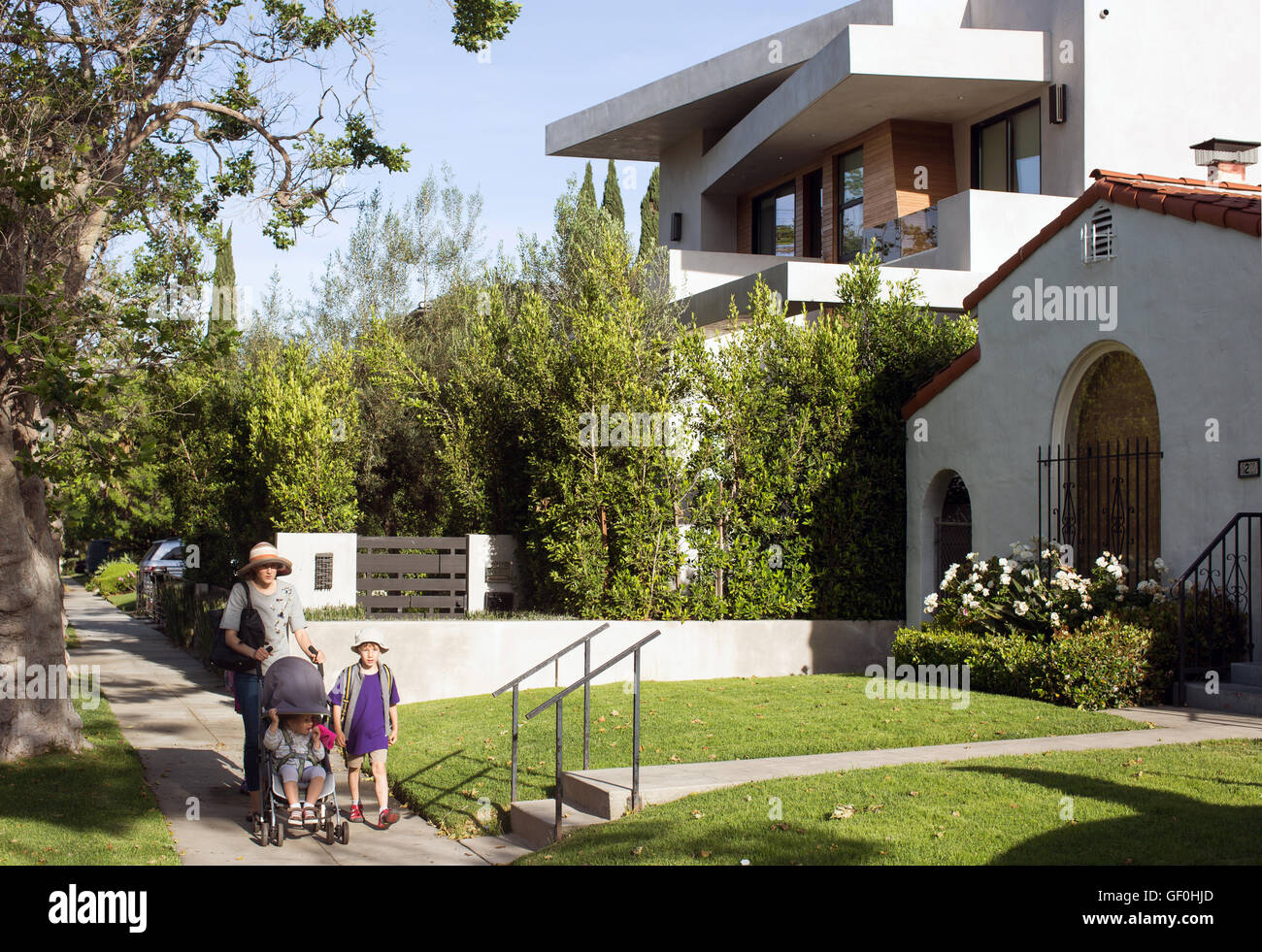 Pictures of the new designer box homes in Los Angeles which are ...