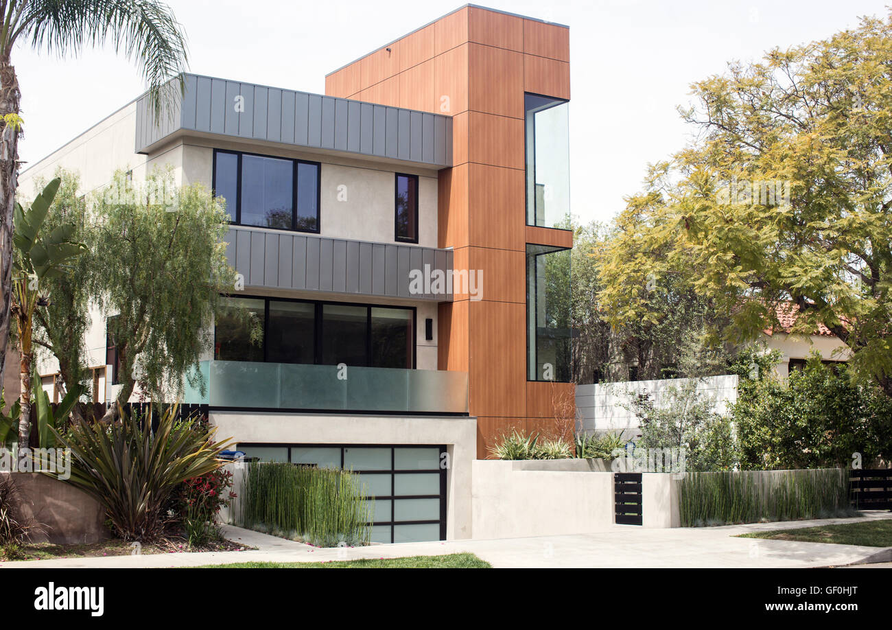 Pictures of the new designer box homes in Los Angeles which are ...