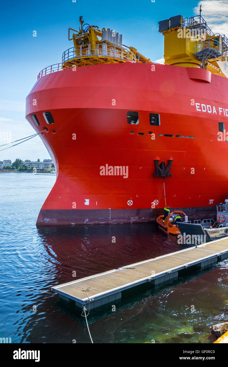 Edda Fides flotel, Accommodation ship for the oil industry, big red ...